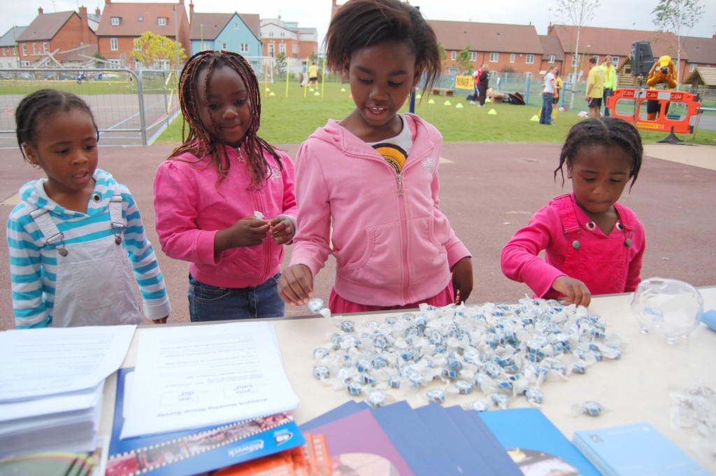 Howe Dell School Fete 7jun08 009 | The Bearded Photographer